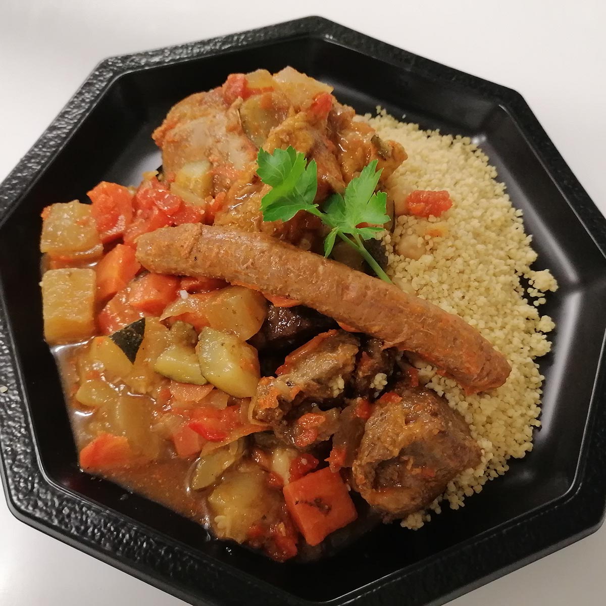 Couscous mouton, poulet, merguez, semoule – la part – Super U Cap Caroux